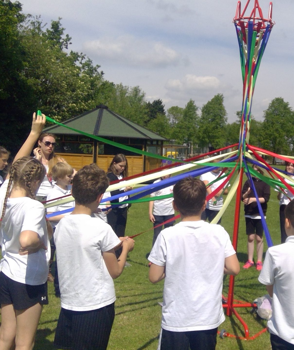 Gallery - Maypole Dancing